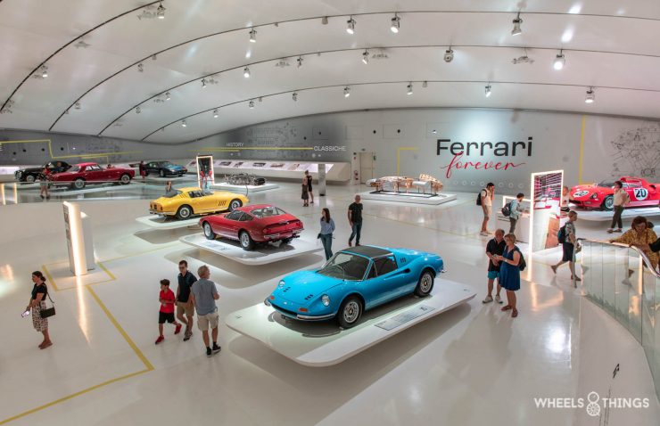 Bezoek aan het Enzo Ferrari museum in Modena - Wheels & Things